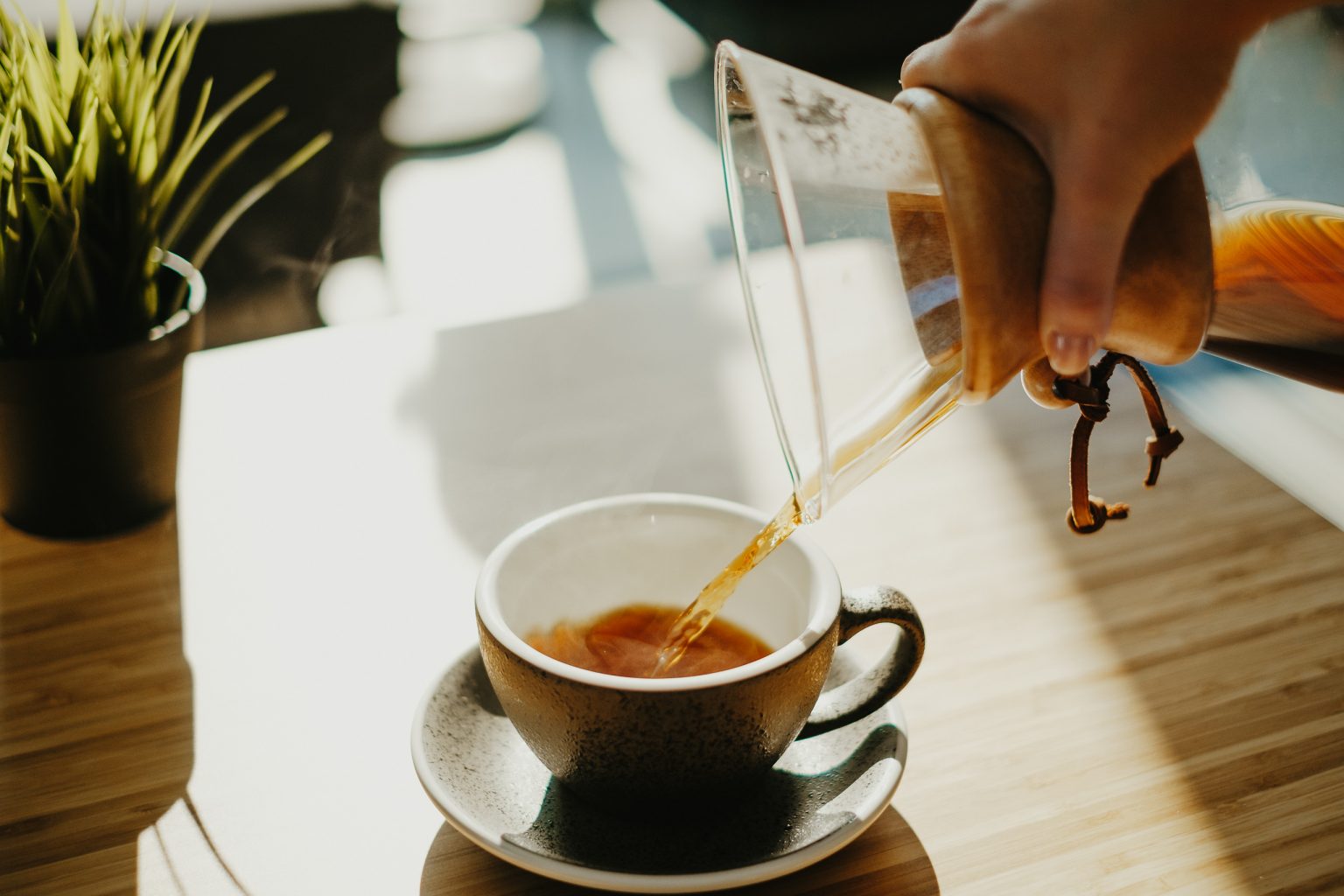 Ile kofeiny ma kawa? No ile w końcu? - Blog CoffeeDesk.pl